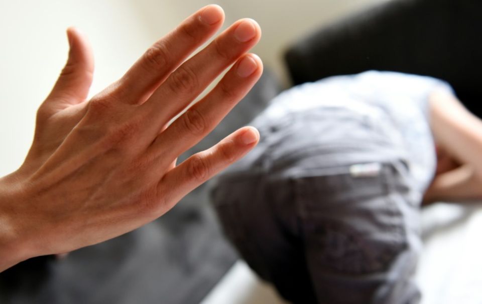 La France interdit les châtiments corporels aux enfants dans une ...